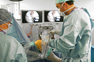 Chirurgie épaule, genou, hanche, Paris - Tunisie - Dr Kassab